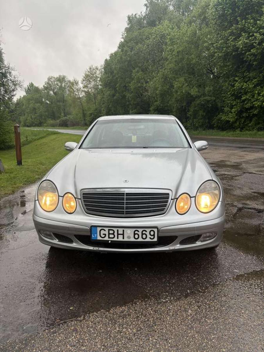 Pelēks Mercedes-Benz e-200 2002 Prienai, ar dzinēja tilpumu 2.15 L un nobraukumu 437 tūkst. km par 1700 €, foto 12 vietnē AUTOMOTO.COM.LV