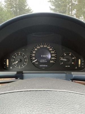 Pelēks Mercedes-Benz e-200 2002 Prienai, ar dzinēja tilpumu 2.15 L un nobraukumu 437 tūkst. km par 1700 €, foto 13 vietnē AUTOMOTO.COM.LV