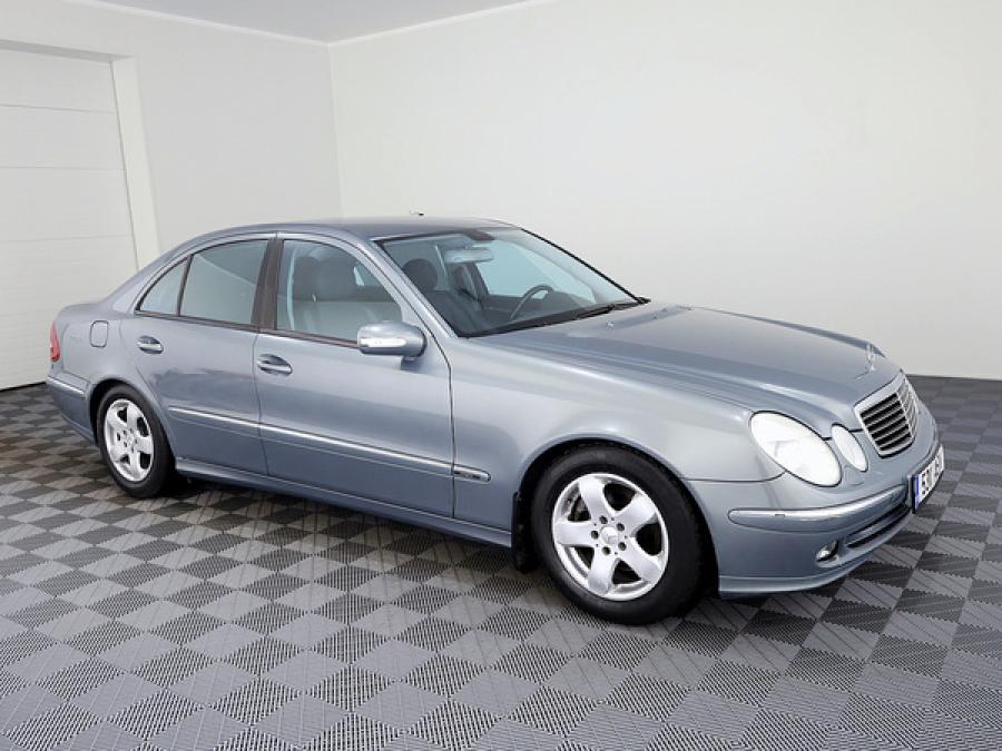 Серый Мерседес E 200 2003 в Таллин, объемом двигателя 1.80 л и пробегом 302 тыс. км за 1799 €, фото 1 на AUTOMOTO.COM.LV