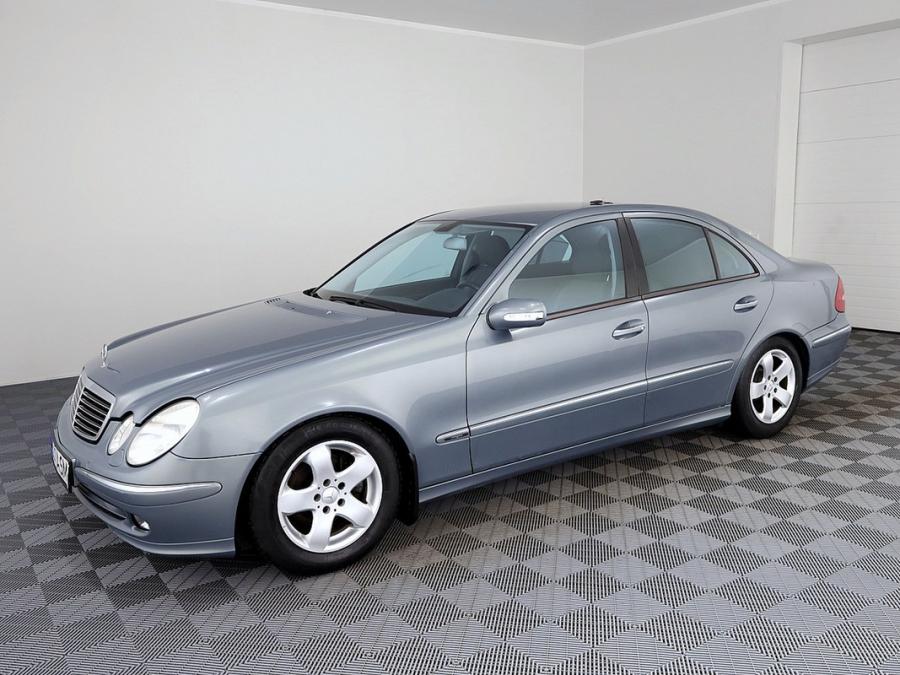 Серый Мерседес E 200 2003 в Таллин, объемом двигателя 1.80 л и пробегом 302 тыс. км за 1799 €, фото 10 на AUTOMOTO.COM.LV