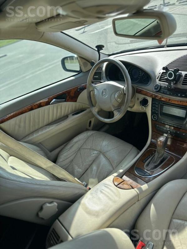 Серый Мерседес E 200 2003 в Рига, объемом двигателя 1.80 л и пробегом 446 тыс. км за 1600 €, фото 5 на AUTOMOTO.COM.LV