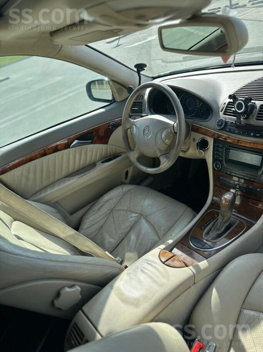 Grey Mercedes-Benz e-200 2003 in Riga, with an engine capacity of 1.80 L and mileage of 446 thousand km for 1600 €, photo 5 on AUTOMOTO.COM.LV