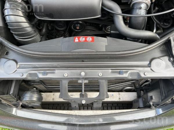 Pelēks Mercedes-Benz e-200 2004 Aizkraukle, ar dzinēja tilpumu 2.20 L un nobraukumu 220 tūkst. km par 6500 €, foto 10 vietnē AUTOMOTO.COM.LV