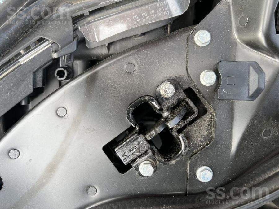 Pelēks Mercedes-Benz e-200 2004 Aizkraukle, ar dzinēja tilpumu 2.20 L un nobraukumu 220 tūkst. km par 6500 €, foto 13 vietnē AUTOMOTO.COM.LV
