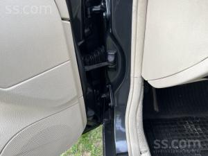 Pelēks Mercedes-Benz e-200 2004 Aizkraukle, ar dzinēja tilpumu 2.20 L un nobraukumu 220 tūkst. km par 6500 €, foto 26 vietnē AUTOMOTO.COM.LV