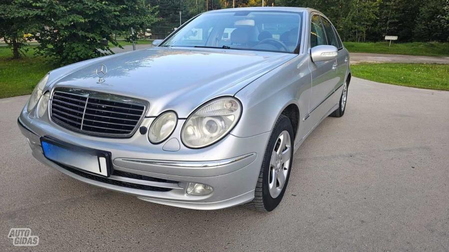 Серый Мерседес E 200 2004 в Шяуляй, объемом двигателя 1.80 л и пробегом 302 тыс. км за 2350 €, фото 1 на AUTOMOTO.COM.LV