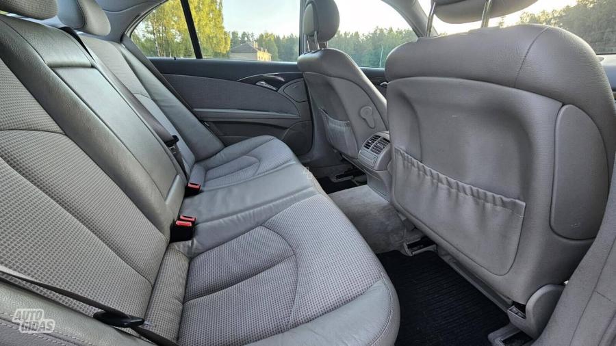 Серый Мерседес E 200 2004 в Шяуляй, объемом двигателя 1.80 л и пробегом 302 тыс. км за 2350 €, фото 10 на AUTOMOTO.COM.LV