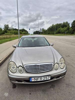 Серый Мерседес E 200 2005 в Шяуляй, объемом двигателя 2.15 л и пробегом 448 тыс. км за 2000 €, фото 3 на AUTOMOTO.COM.LV