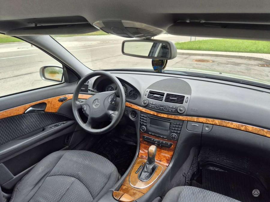 Серый Мерседес E 200 2005 в Шяуляй, объемом двигателя 2.15 л и пробегом 448 тыс. км за 2000 €, фото 12 на AUTOMOTO.COM.LV