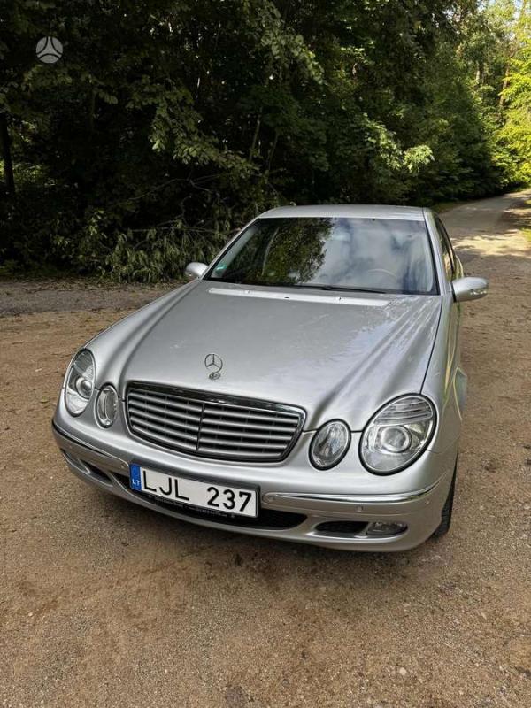 Серый Мерседес E 200 2005 в Вильнюс, объемом двигателя 2.15 л и пробегом 267 тыс. км за 3000 €, фото 5 на AUTOMOTO.COM.LV