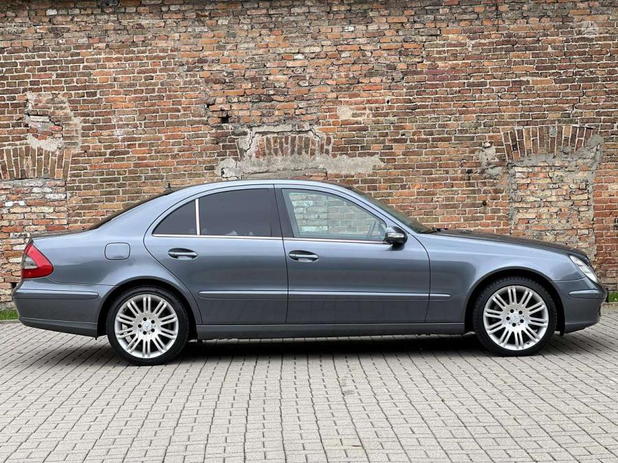 Grey Mercedes-Benz e-200 2006 in Kedainiai, with an engine capacity of 2.15 L and mileage of 275 thousand km for 4250 €, photo 7 on AUTOMOTO.COM.LV