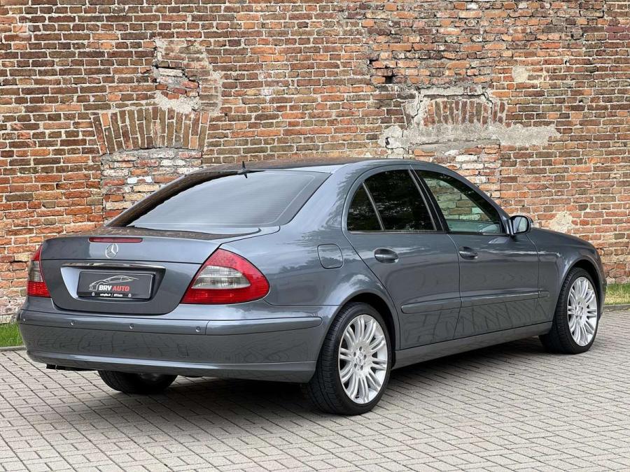 Grey Mercedes-Benz e-200 2006 in Kedainiai, with an engine capacity of 2.15 L and mileage of 275 thousand km for 4250 €, photo 8 on AUTOMOTO.COM.LV