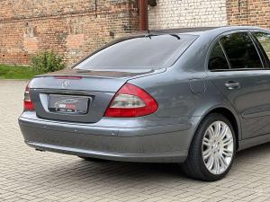 Grey Mercedes-Benz e-200 2006 in Kedainiai, with an engine capacity of 2.15 L and mileage of 275 thousand km for 4250 €, photo 13 on AUTOMOTO.COM.LV