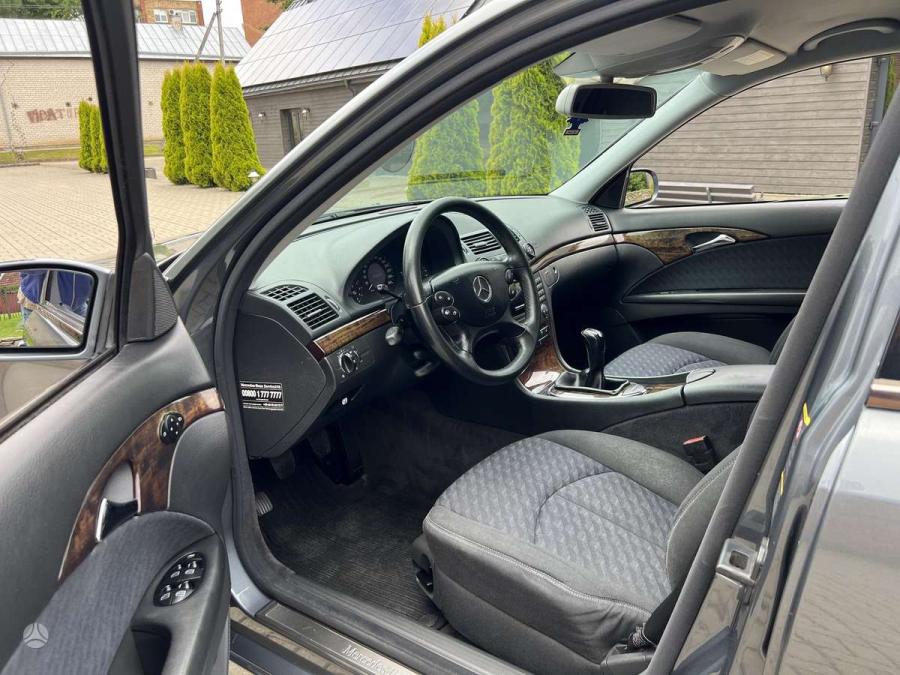 Grey Mercedes-Benz e-200 2006 in Kedainiai, with an engine capacity of 2.15 L and mileage of 275 thousand km for 4250 €, photo 18 on AUTOMOTO.COM.LV