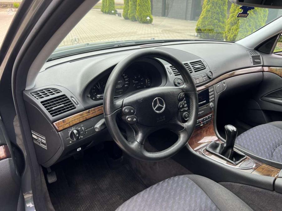 Grey Mercedes-Benz e-200 2006 in Kedainiai, with an engine capacity of 2.15 L and mileage of 275 thousand km for 4250 €, photo 20 on AUTOMOTO.COM.LV