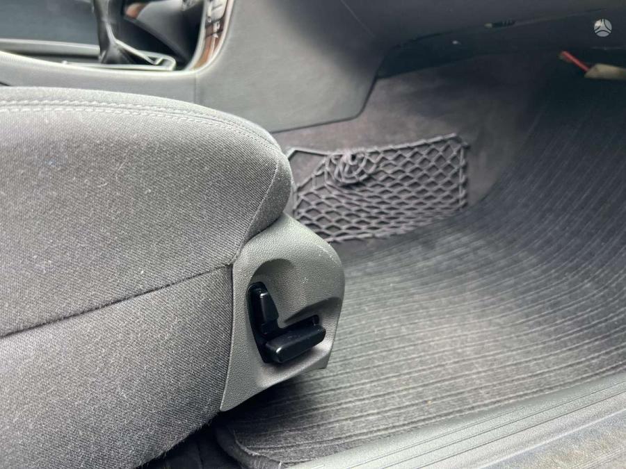 Grey Mercedes-Benz e-200 2006 in Kedainiai, with an engine capacity of 2.15 L and mileage of 275 thousand km for 4250 €, photo 24 on AUTOMOTO.COM.LV