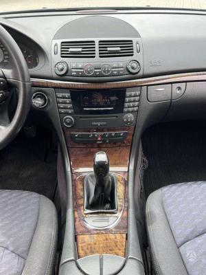 Grey Mercedes-Benz e-200 2006 in Kedainiai, with an engine capacity of 2.15 L and mileage of 275 thousand km for 4250 €, photo 28 on AUTOMOTO.COM.LV