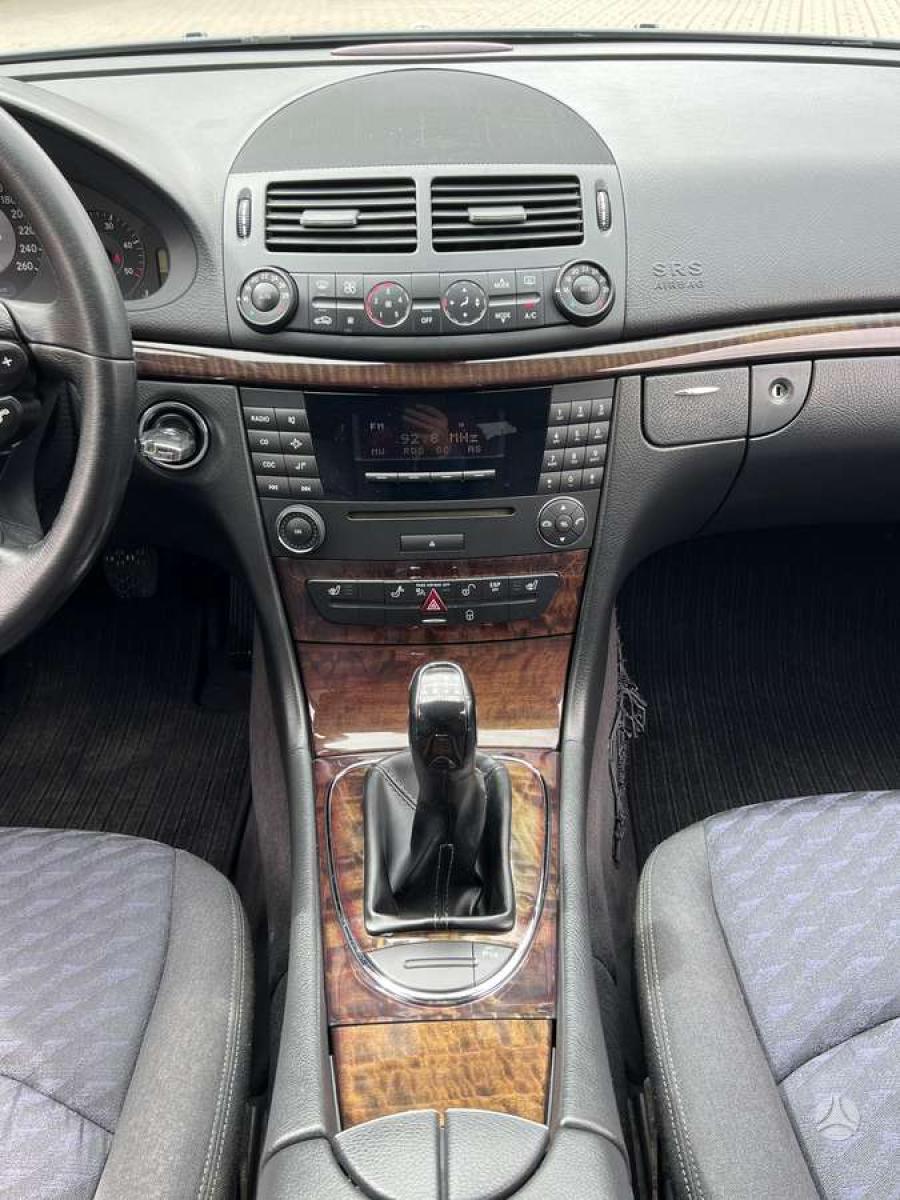 Grey Mercedes-Benz e-200 2006 in Kedainiai, with an engine capacity of 2.15 L and mileage of 275 thousand km for 4250 €, photo 28 on AUTOMOTO.COM.LV