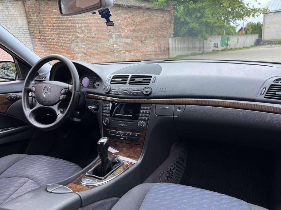 Grey Mercedes-Benz e-200 2006 in Kedainiai, with an engine capacity of 2.15 L and mileage of 275 thousand km for 4250 €, photo 33 on AUTOMOTO.COM.LV