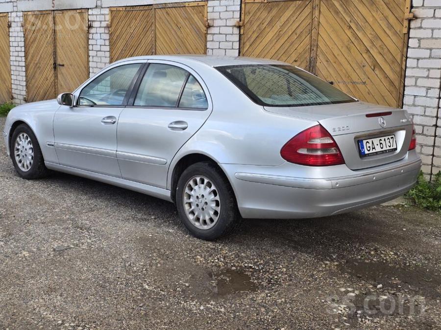 Grey Mercedes-Benz e-200 2006 in Riga, with an engine capacity of 1.80 L and mileage of 0 thousand km for 1650 €, photo 5 on AUTOMOTO.COM.LV