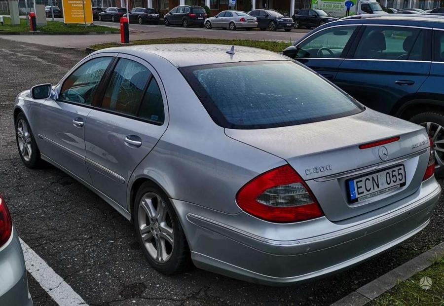 Pelēks Mercedes-Benz e-200 2007 Marijampole, ar dzinēja tilpumu 1.80 L un nobraukumu 309 tūkst. km par 1500 €, foto 2 vietnē AUTOMOTO.COM.LV