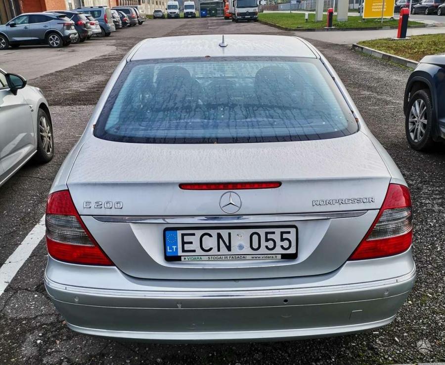 Pelēks Mercedes-Benz e-200 2007 Marijampole, ar dzinēja tilpumu 1.80 L un nobraukumu 309 tūkst. km par 1500 €, foto 5 vietnē AUTOMOTO.COM.LV