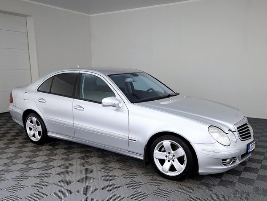 Pelēks Mercedes-Benz e-200 2007 Tallina, ar dzinēja tilpumu 2.10 L un nobraukumu 349 tūkst. km par 1899 €, foto 1 vietnē AUTOMOTO.COM.LV
