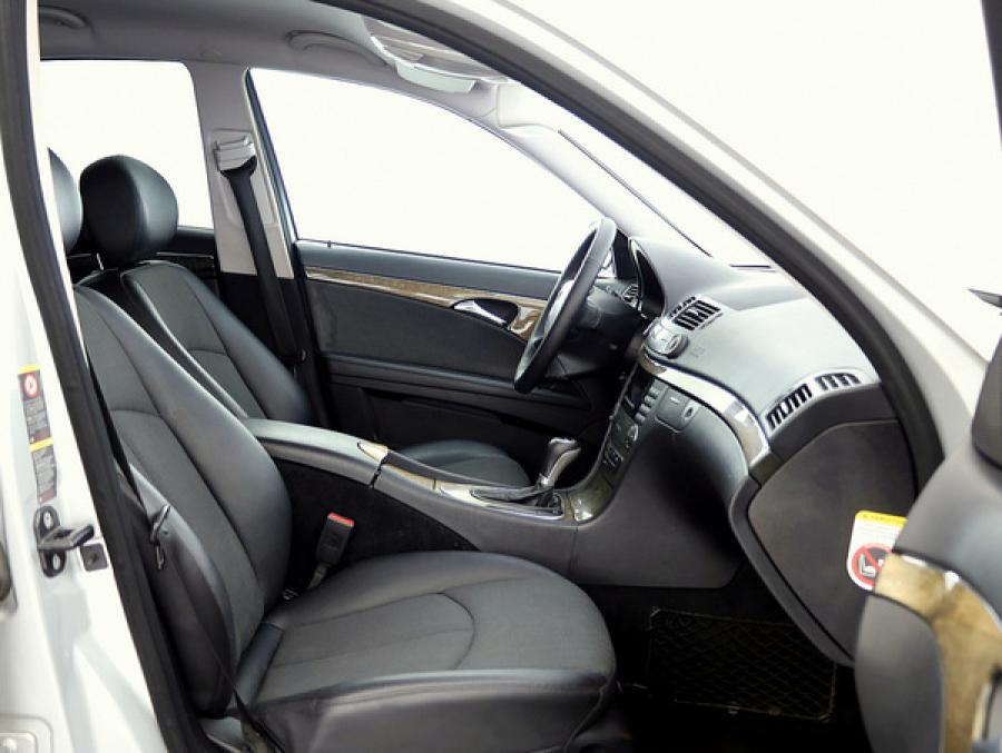 Pelēks Mercedes-Benz e-200 2007 Tallina, ar dzinēja tilpumu 2.10 L un nobraukumu 349 tūkst. km par 1899 €, foto 7 vietnē AUTOMOTO.COM.LV