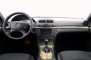 Pelēks Mercedes-Benz e-200 2007 Tallina, ar dzinēja tilpumu 2.10 L un nobraukumu 349 tūkst. km par 1899 €, foto 14 vietnē AUTOMOTO.COM.LV