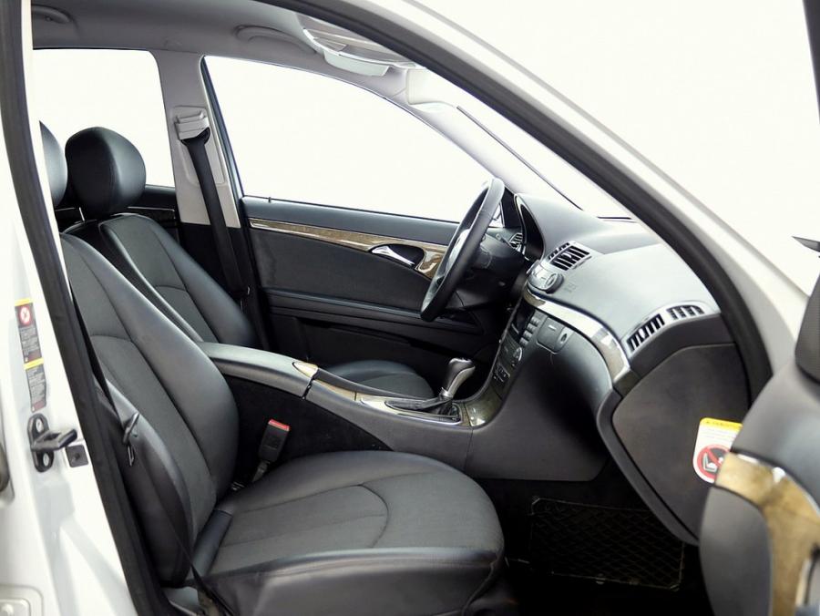 Pelēks Mercedes-Benz e-200 2007 Tallina, ar dzinēja tilpumu 2.10 L un nobraukumu 349 tūkst. km par 1899 €, foto 15 vietnē AUTOMOTO.COM.LV