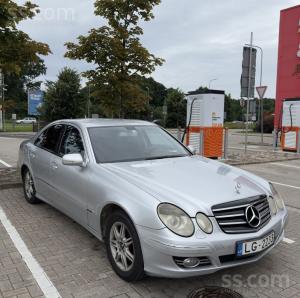 Grey Mercedes-Benz e-200 2007 in Riga, with an engine capacity of 2.10 L and mileage of 359 thousand km for 3000 €, photo 3 on AUTOMOTO.COM.LV