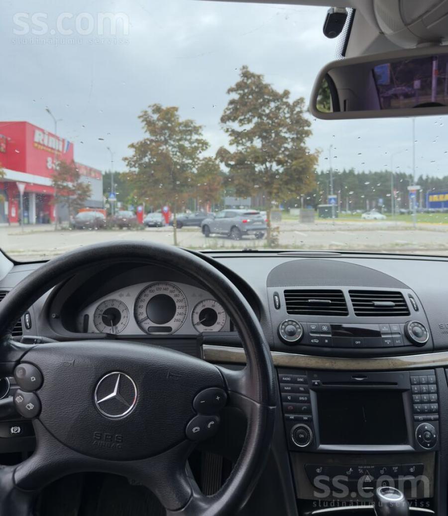 Grey Mercedes-Benz e-200 2007 in Riga, with an engine capacity of 2.10 L and mileage of 359 thousand km for 3000 €, photo 6 on AUTOMOTO.COM.LV