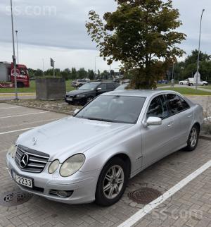 Серый Мерседес E 200 2007 в Рига, объемом двигателя 2.10 л и пробегом 359 тыс. км за 3000 €, фото  на AUTOMOTO.COM.LV