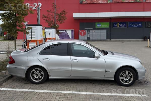 Pelēks Mercedes-Benz e-200 2007 Rīga, ar dzinēja tilpumu 2.10 L un nobraukumu 359 tūkst. km par 3000 €, foto 3 vietnē AUTOMOTO.COM.LV