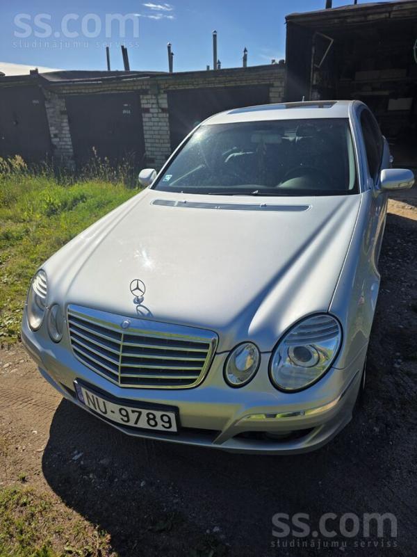 Pelēks Mercedes-Benz e-200 2007 Daugavpils, ar dzinēja tilpumu 2.20 L un nobraukumu 294 tūkst. km par 4350 €, foto 1 vietnē AUTOMOTO.COM.LV
