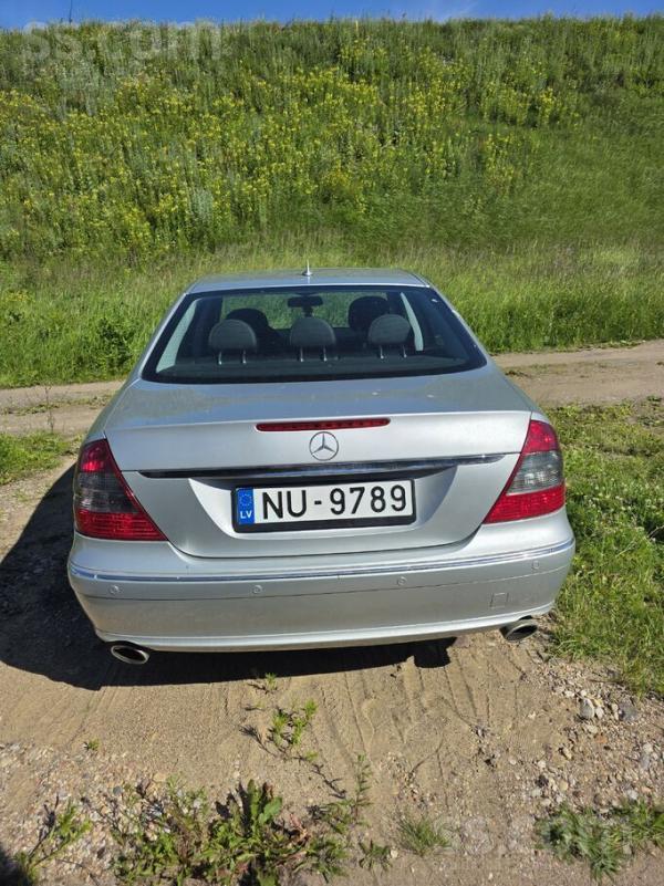 Pelēks Mercedes-Benz e-200 2007 Daugavpils, ar dzinēja tilpumu 2.20 L un nobraukumu 294 tūkst. km par 4350 €, foto 4 vietnē AUTOMOTO.COM.LV