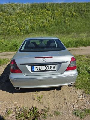 Pelēks Mercedes-Benz e-200 2007 Daugavpils, ar dzinēja tilpumu 2.20 L un nobraukumu 294 tūkst. km par 4350 €, foto 4 vietnē AUTOMOTO.COM.LV