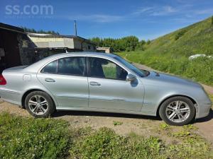 Pelēks Mercedes-Benz e-200 2007 Daugavpils, ar dzinēja tilpumu 2.20 L un nobraukumu 294 tūkst. km par 4350 €, foto 5 vietnē AUTOMOTO.COM.LV