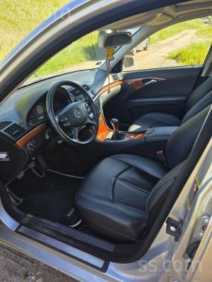 Pelēks Mercedes-Benz e-200 2007 Daugavpils, ar dzinēja tilpumu 2.20 L un nobraukumu 294 tūkst. km par 4350 €, foto 8 vietnē AUTOMOTO.COM.LV