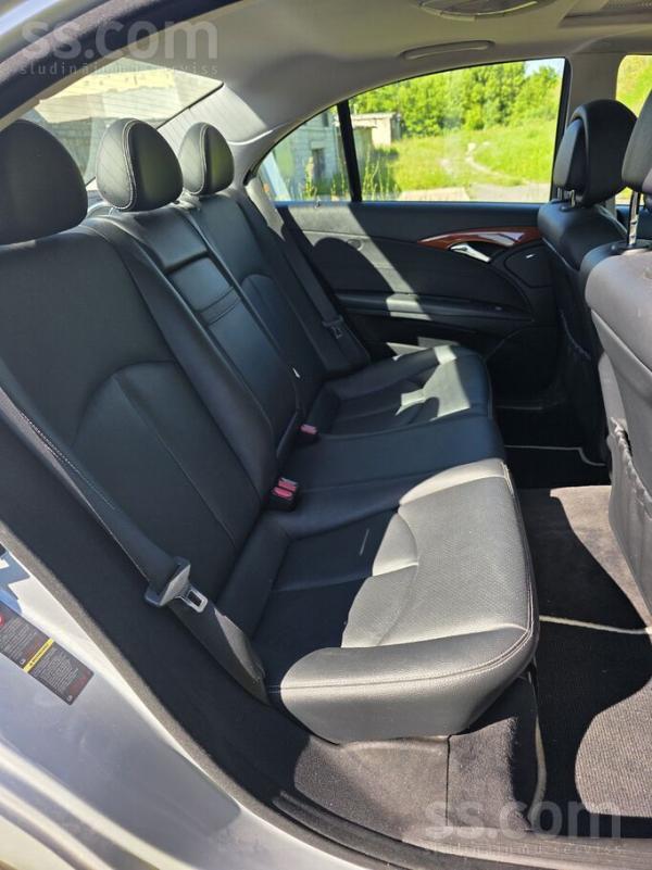 Pelēks Mercedes-Benz e-200 2007 Daugavpils, ar dzinēja tilpumu 2.20 L un nobraukumu 294 tūkst. km par 4350 €, foto 9 vietnē AUTOMOTO.COM.LV