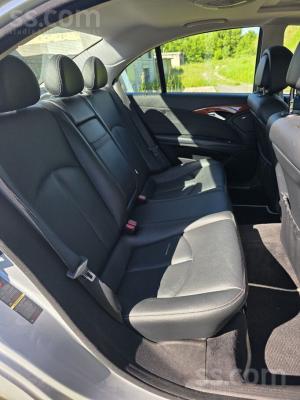 Pelēks Mercedes-Benz e-200 2007 Daugavpils, ar dzinēja tilpumu 2.20 L un nobraukumu 294 tūkst. km par 4350 €, foto 9 vietnē AUTOMOTO.COM.LV