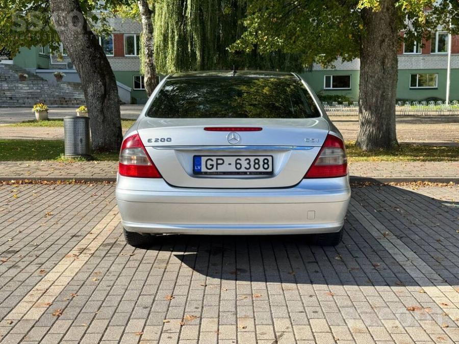 Серый Мерседес E 200 2007 в Елгава, объемом двигателя 2.00 л и пробегом 500 тыс. км за 2800 €, фото 5 на AUTOMOTO.COM.LV