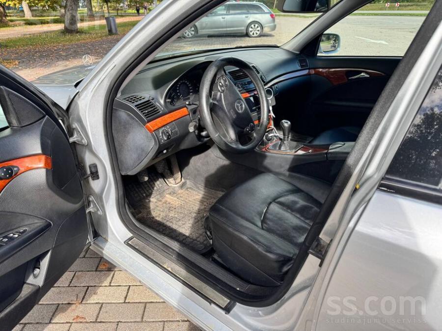 Серый Мерседес E 200 2007 в Елгава, объемом двигателя 2.00 л и пробегом 500 тыс. км за 2800 €, фото 10 на AUTOMOTO.COM.LV