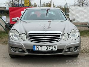 Серый Мерседес E 200 2008 в Рига, объемом двигателя 2.10 л и пробегом 307 тыс. км за 3300 €, фото 3 на AUTOMOTO.COM.LV