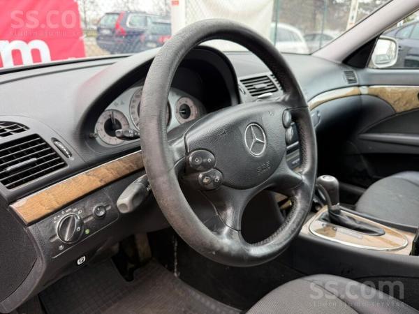 Pelēks Mercedes-Benz e-200 2008 Rīga, ar dzinēja tilpumu 2.10 L un nobraukumu 307 tūkst. km par 3300 €, foto 8 vietnē AUTOMOTO.COM.LV