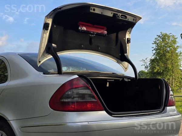 Pelēks Mercedes-Benz e-200 2008 Tukums, ar dzinēja tilpumu 2.20 L un nobraukumu 385 tūkst. km par 1880 €, foto 6 vietnē AUTOMOTO.COM.LV