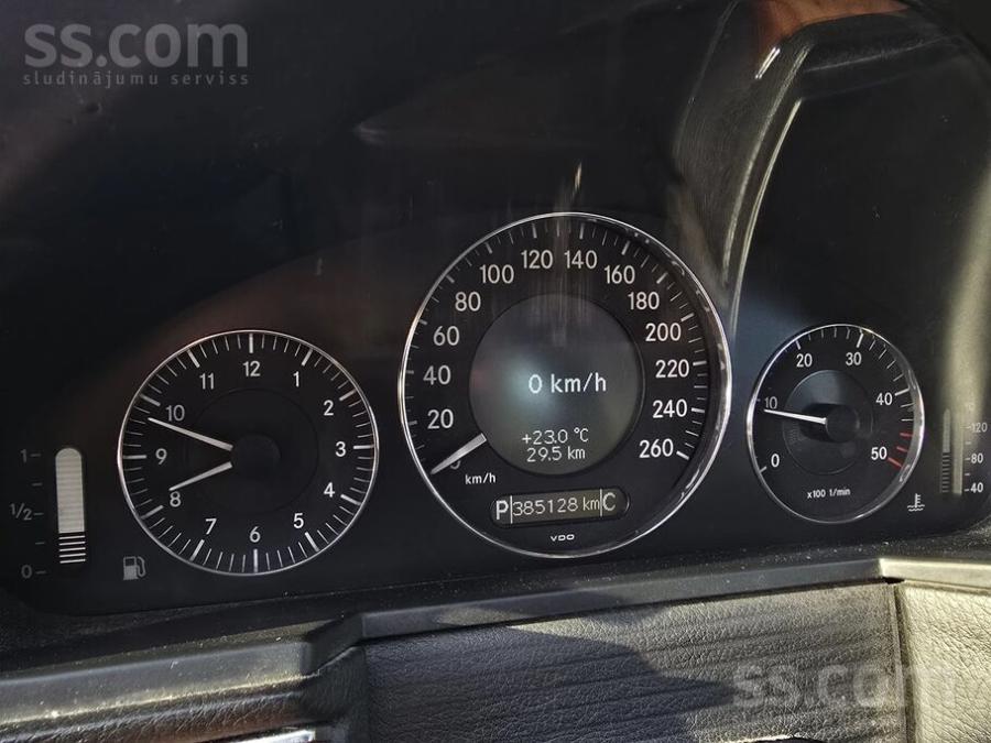Pelēks Mercedes-Benz e-200 2008 Tukums, ar dzinēja tilpumu 2.20 L un nobraukumu 385 tūkst. km par 1880 €, foto 11 vietnē AUTOMOTO.COM.LV