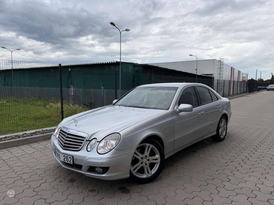 Серый Мерседес E 200 2008 в Каунас, объемом двигателя 2.20 л и пробегом 222 тыс. км за 3500 €, фото 4 на AUTOMOTO.COM.LV