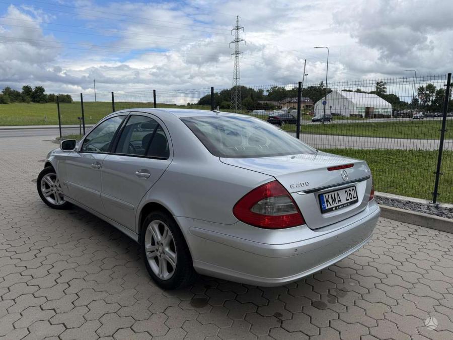 Серый Мерседес E 200 2008 в Каунас, объемом двигателя 2.20 л и пробегом 222 тыс. км за 3500 €, фото 6 на AUTOMOTO.COM.LV
