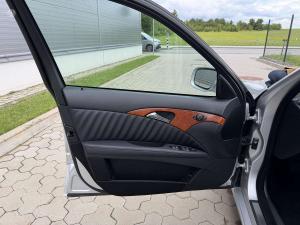 Серый Мерседес E 200 2008 в Каунас, объемом двигателя 2.20 л и пробегом 222 тыс. км за 3500 €, фото 13 на AUTOMOTO.COM.LV